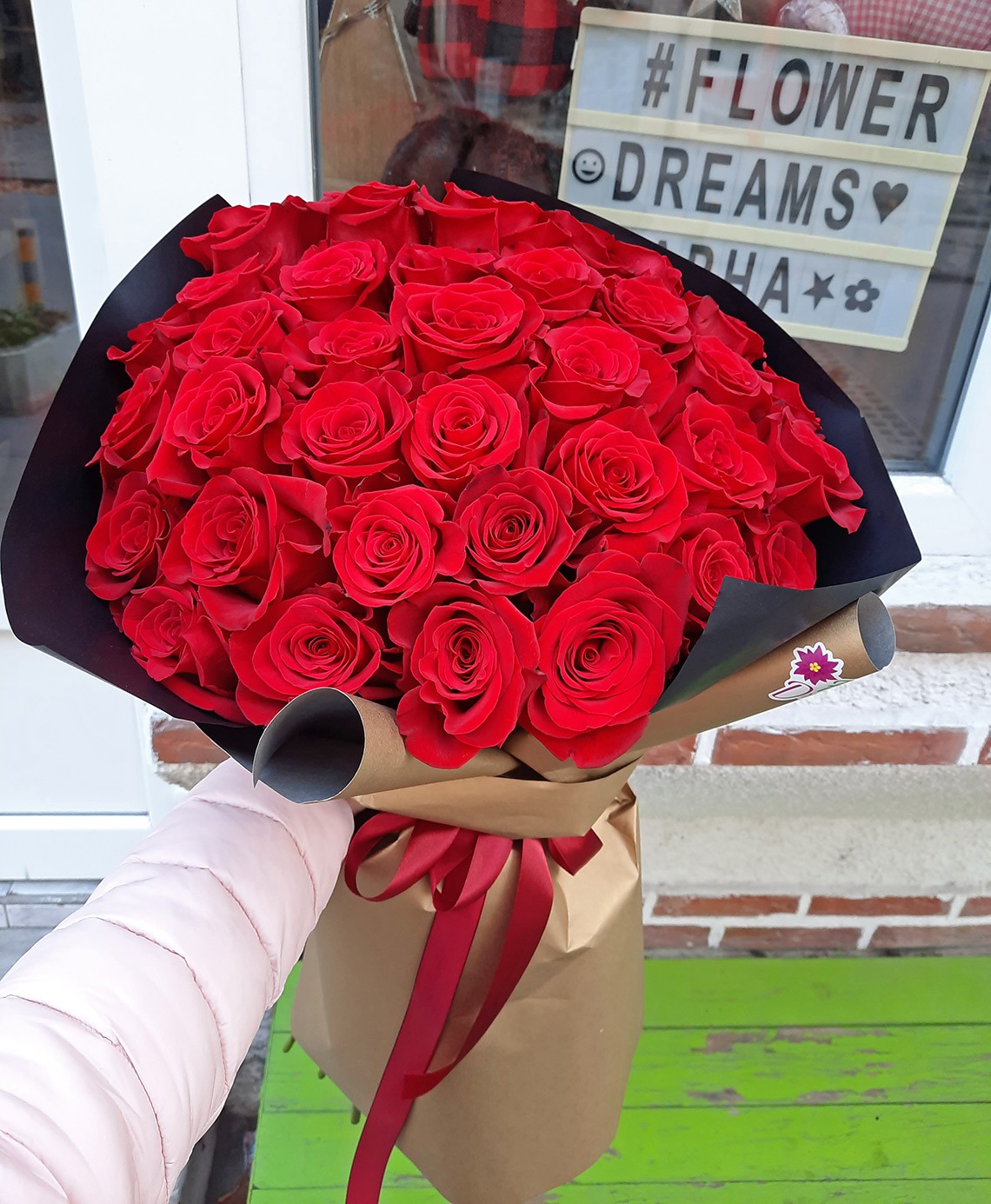 Букет от 35 червени рози • Магазин за цветя Flower Dreams Варна